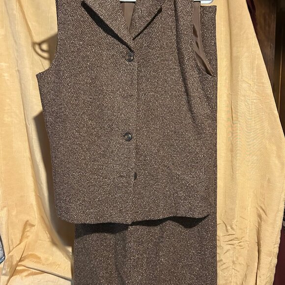 Orvis | Skirts | Vintage Orvis Womans Tweed Suit Brown Sz S Shoulder ...